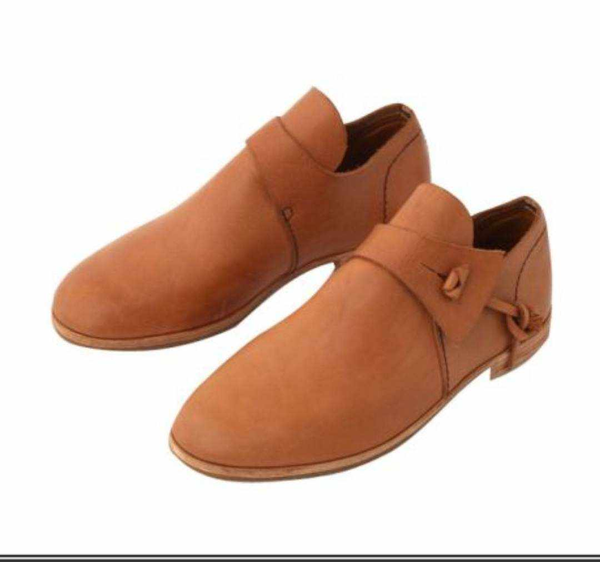 Toggle Tudor Shoe – Tradewindsofthelevant